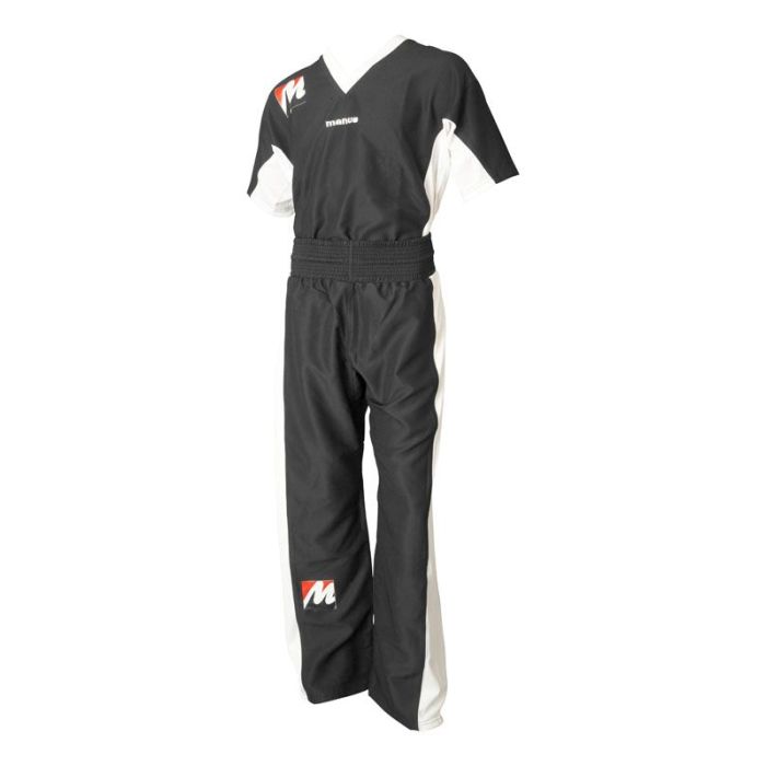 Robust “Airtex” kickboxing uniform with active climate management ...